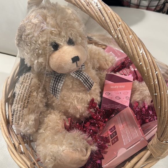 Mary Kay | Bath & Body | Mary Kay Basket Gift Set Body Wash Body Lotion ...